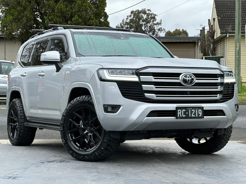 Maxxis Razr AT811 Tyre: Pros and Cons | CNC Wheels