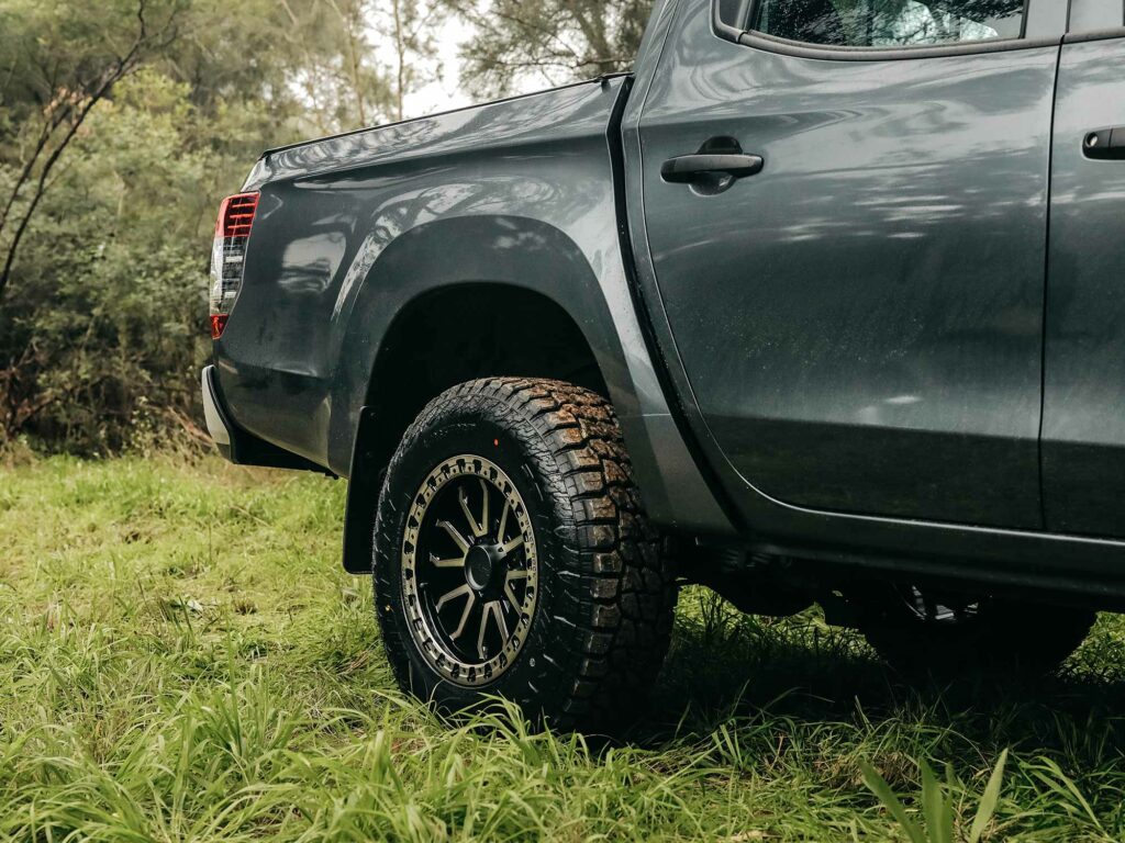 NAVARA NP300 RIMS | BLACK ROCK COBRA 17X9 6X114.3 WHEELS